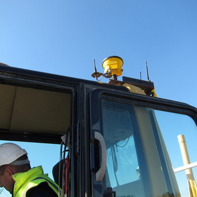 Radio antenna bracket